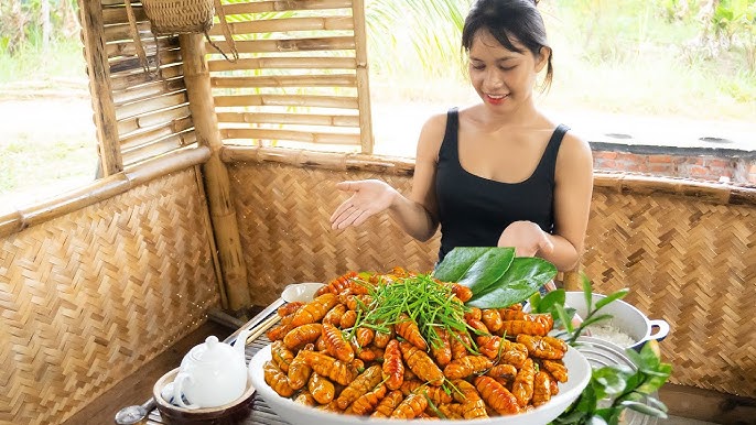 Weird Exotic Foods in Vietnam: Duck Embryo, Fried Silkworm & Sand Worm ...
